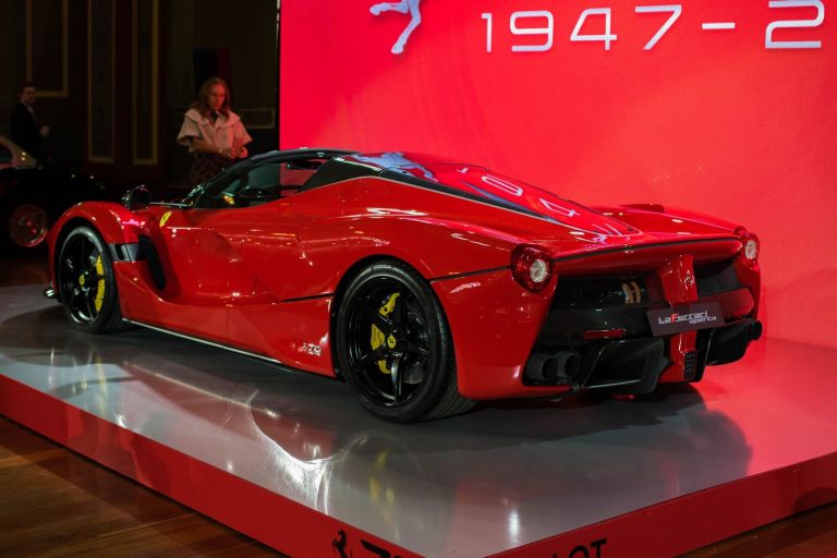 Ferrari Unveils Rosso Corsa LaFerrari Aperta In Melbourne | Carscoops