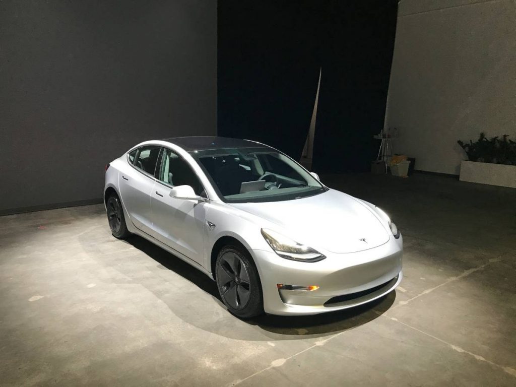 Tesla Gets Permission To Sell Model 3 In Europe, First Deliveries Start ...