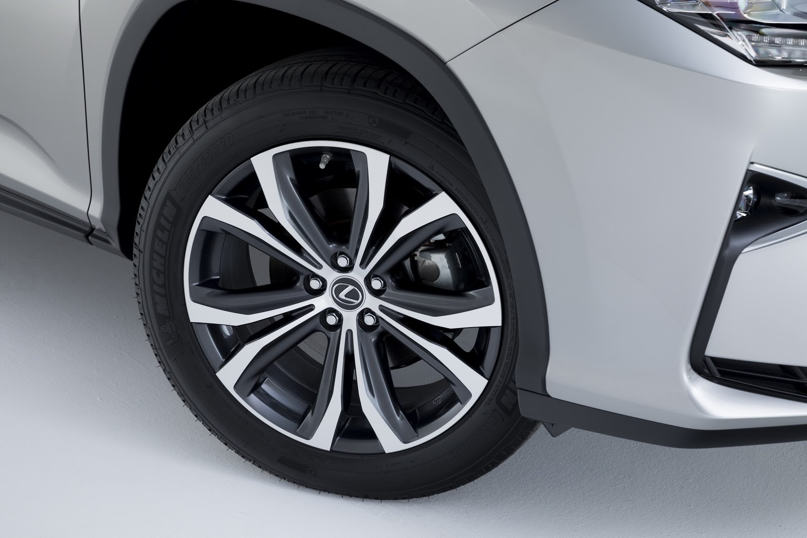 2018 Lexus RXL Gives RX Owners The Third Row They’ve Been Yearning For ...