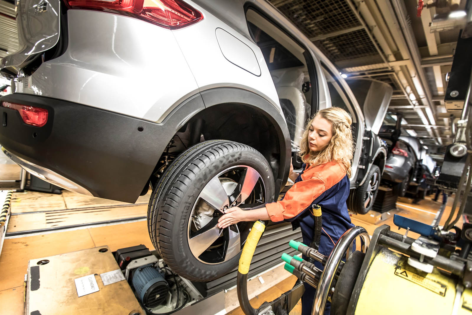 First Volvo XC40s Are Rolling Off The Assembly Line In Belgium | Carscoops