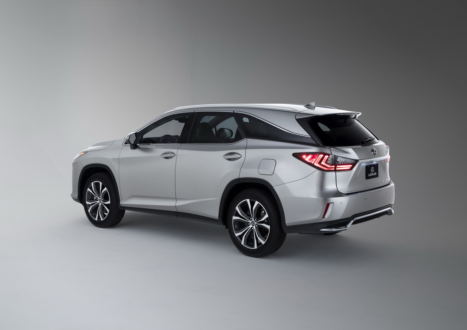 2018 Lexus RXL Gives RX Owners The Third Row They’ve Been Yearning For ...