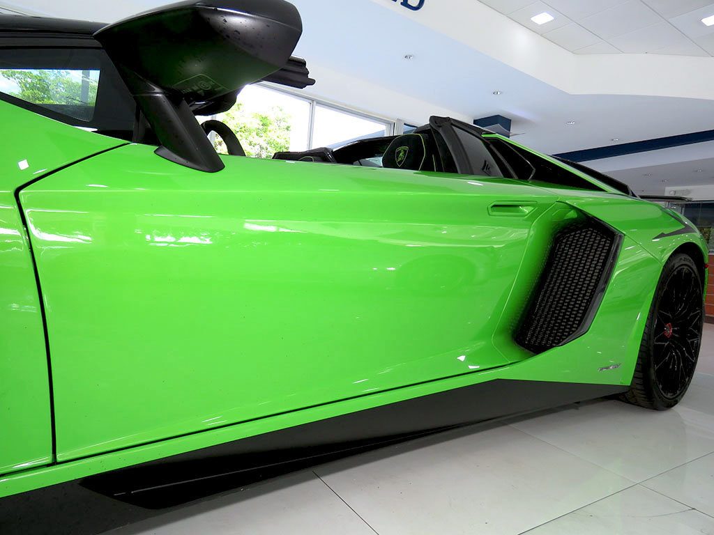 Out Of This World Verde Mantis Lamborghini Aventador SV Could Be Yours ...
