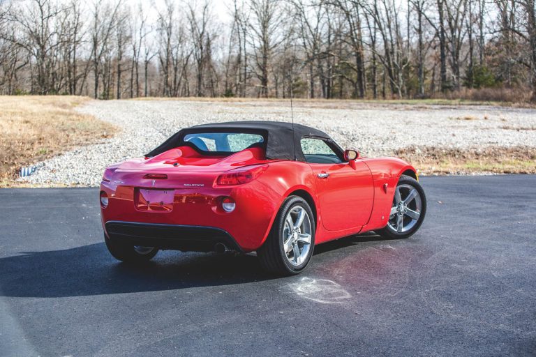 Want A (Nearly) New Pontiac Solstice? Here’s Your Chance | Carscoops