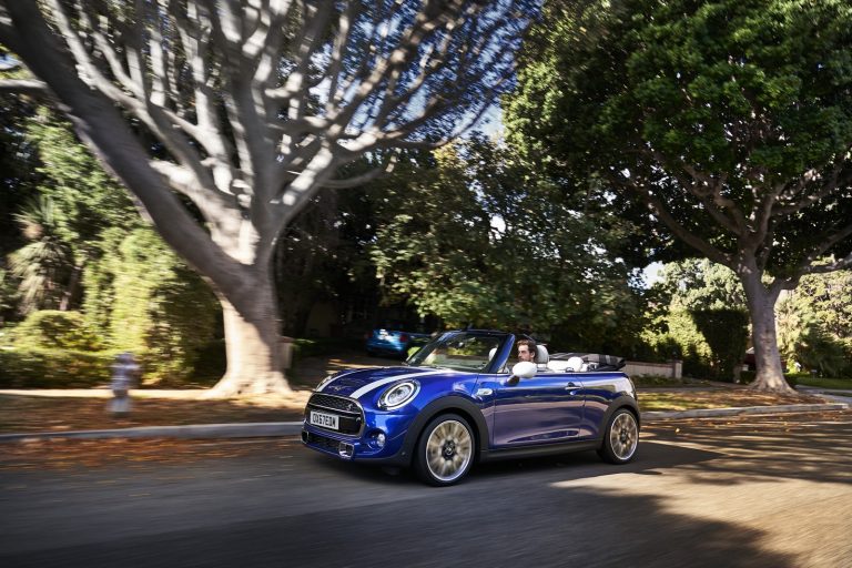 2019 MINI Hatch And Convertible Get A Facelift For Detroit | Carscoops
