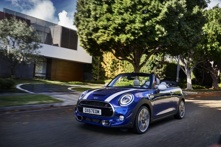2019 MINI Hatch And Convertible Get A Facelift For Detroit | Carscoops
