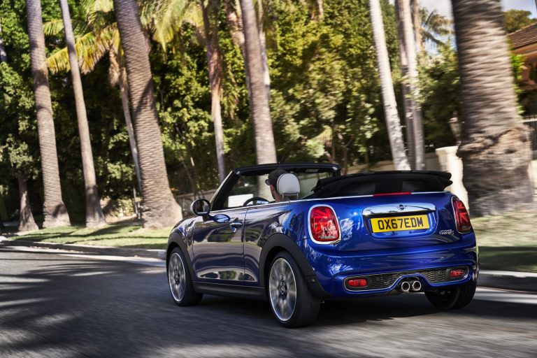 2019 MINI Hatch And Convertible Get A Facelift For Detroit | Carscoops
