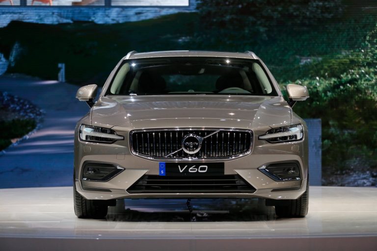 Check Out Volvo’s New V60 Wagon From The Geneva Show Floor | Carscoops