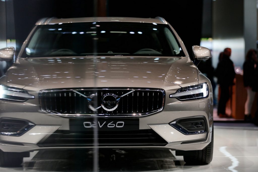 Check Out Volvo’s New V60 Wagon From The Geneva Show Floor | Carscoops