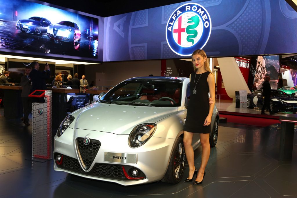 Booth Models Could Be Going Away As Companies Fear Backlash | Carscoops