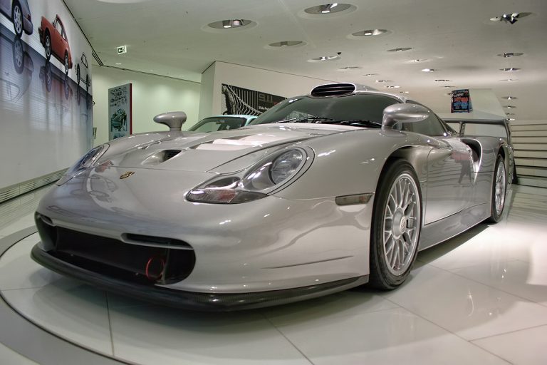The Porsche 911 GT1 Straßenversion Is Another Unjustly Forgotten 1990s ...