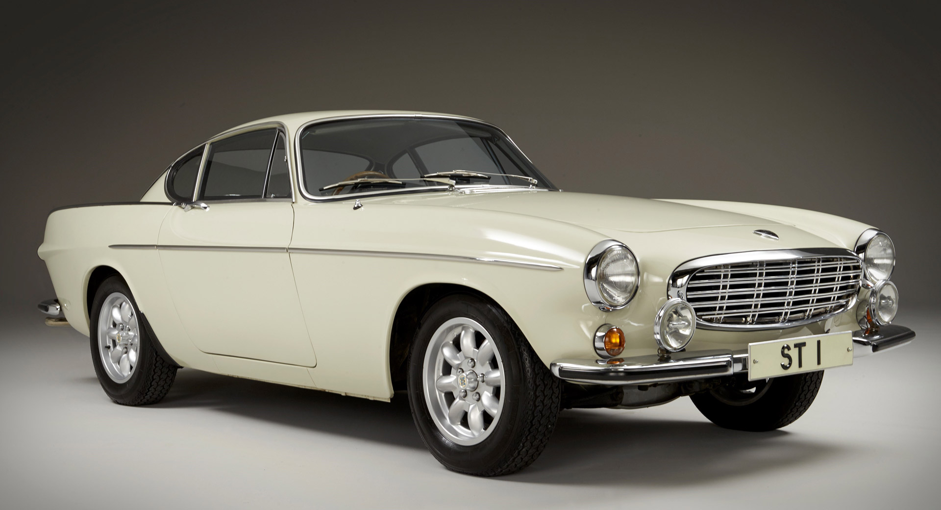 Volvo Shows Off Roger Moore’s 1800 S From ‘The Saint’ | Carscoops