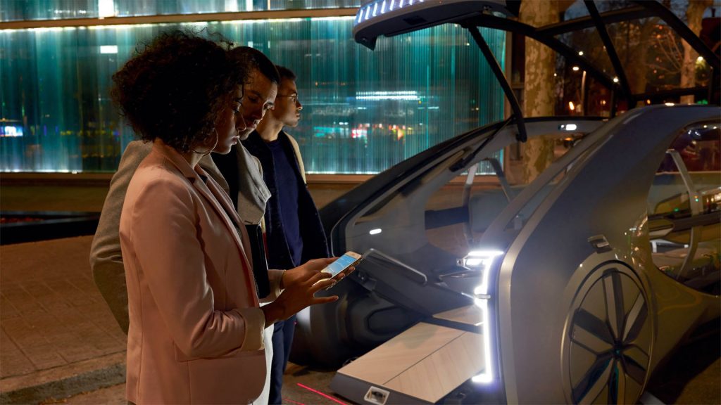 Renault EZ-GO Concept Wants To Autonomously Shuttle You And Your ...