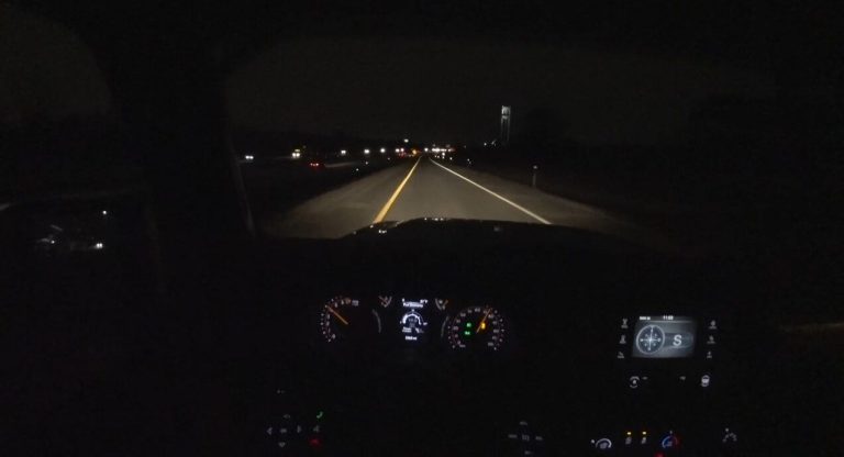 Let’s Go For A Night Drive With The 2018 Jeep Wrangler | Carscoops