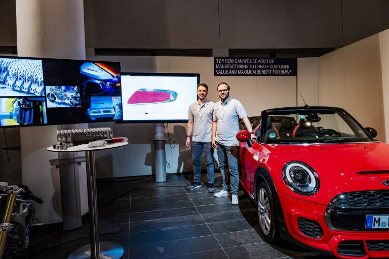 BMW Previews Its New Digital Instrument Cluster And Infotainment System ...