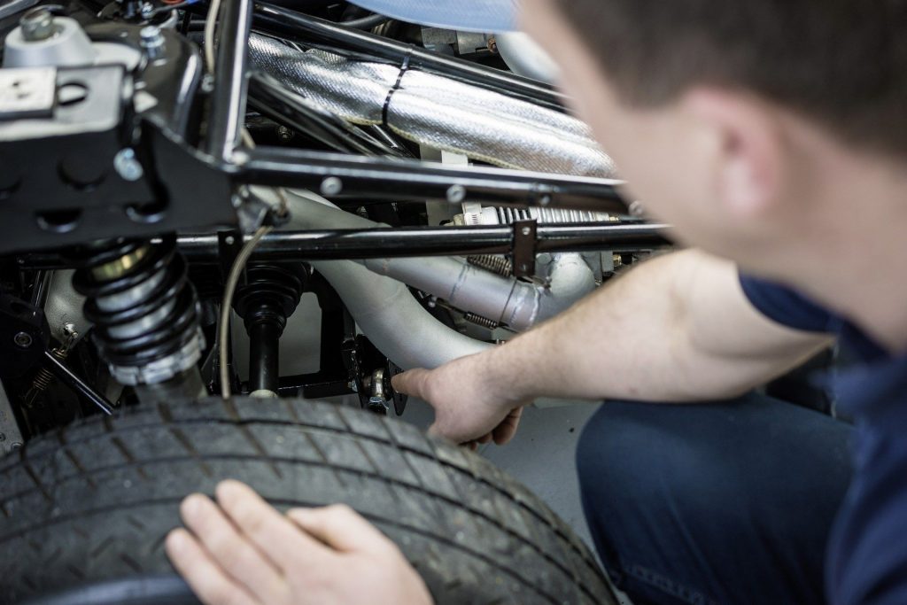 VW Restored Its Twin-Engine Pikes Peak Racer From 1987 | Carscoops