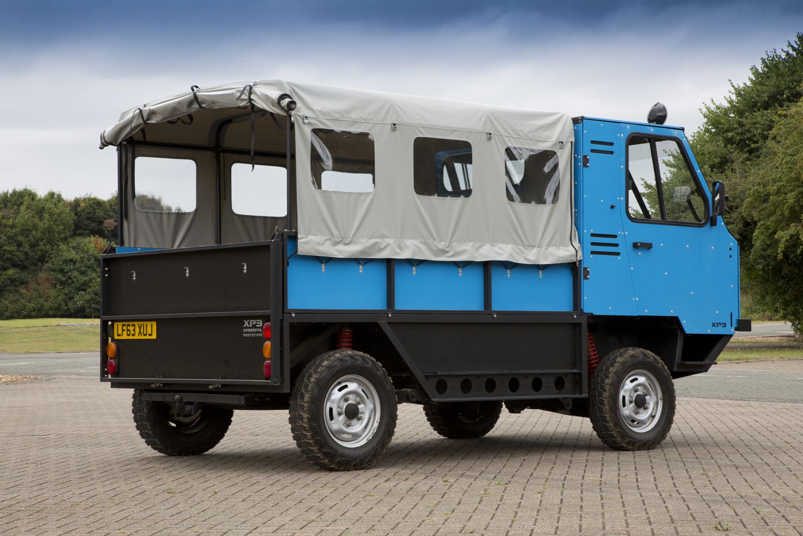 OX Is A Truck That Can Be Flat-Packed And Assembled In Just 12 Hours ...