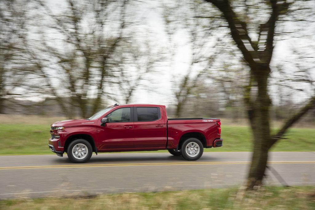 2019 Chevy Silverado Gains New 2.7-Liter 4-Cylinder Turbo With Active ...