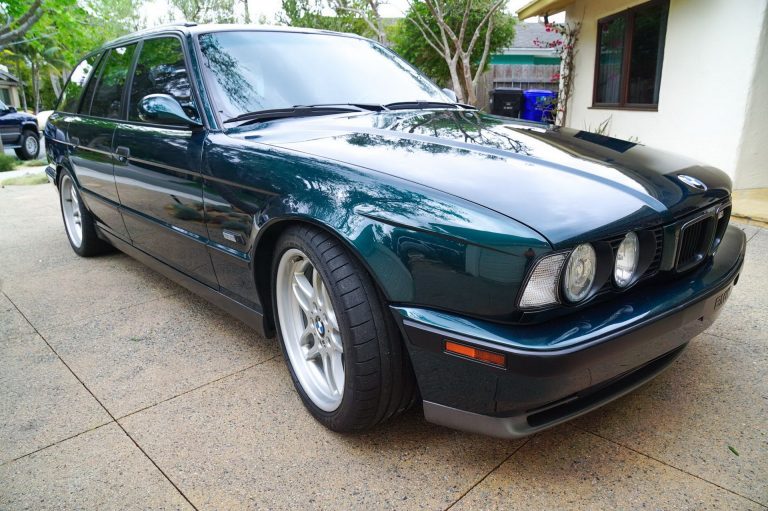 Oxford Green BMW E34 M5 Touring Is Just Pure Wagon Porn | Carscoops
