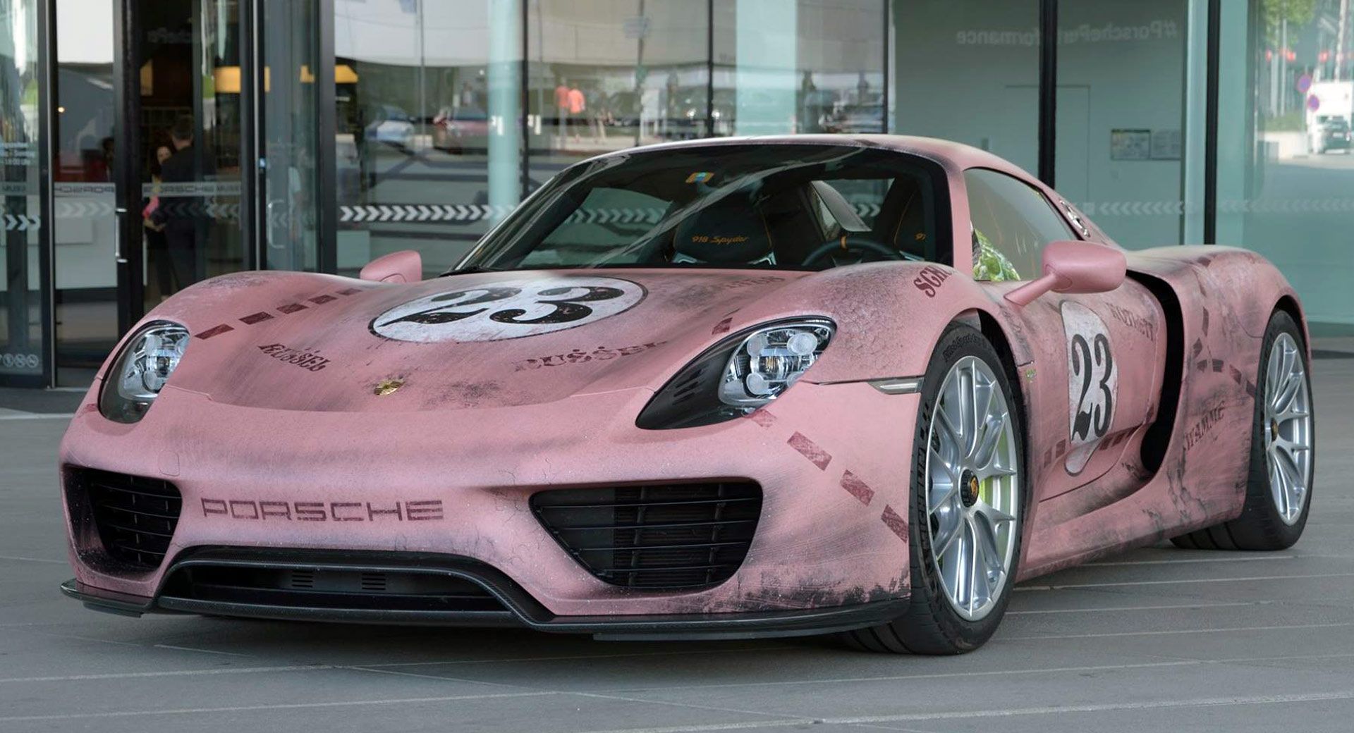 Porsche 918 Spyder Looks Pretty In Pink Pig Throwback Livery | Carscoops