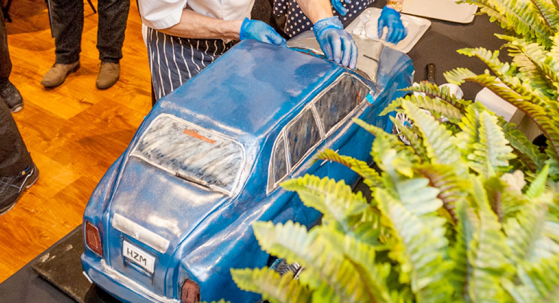 Let Them Eat Cake: Here’s How One Customer Thanked The People Who Made ...