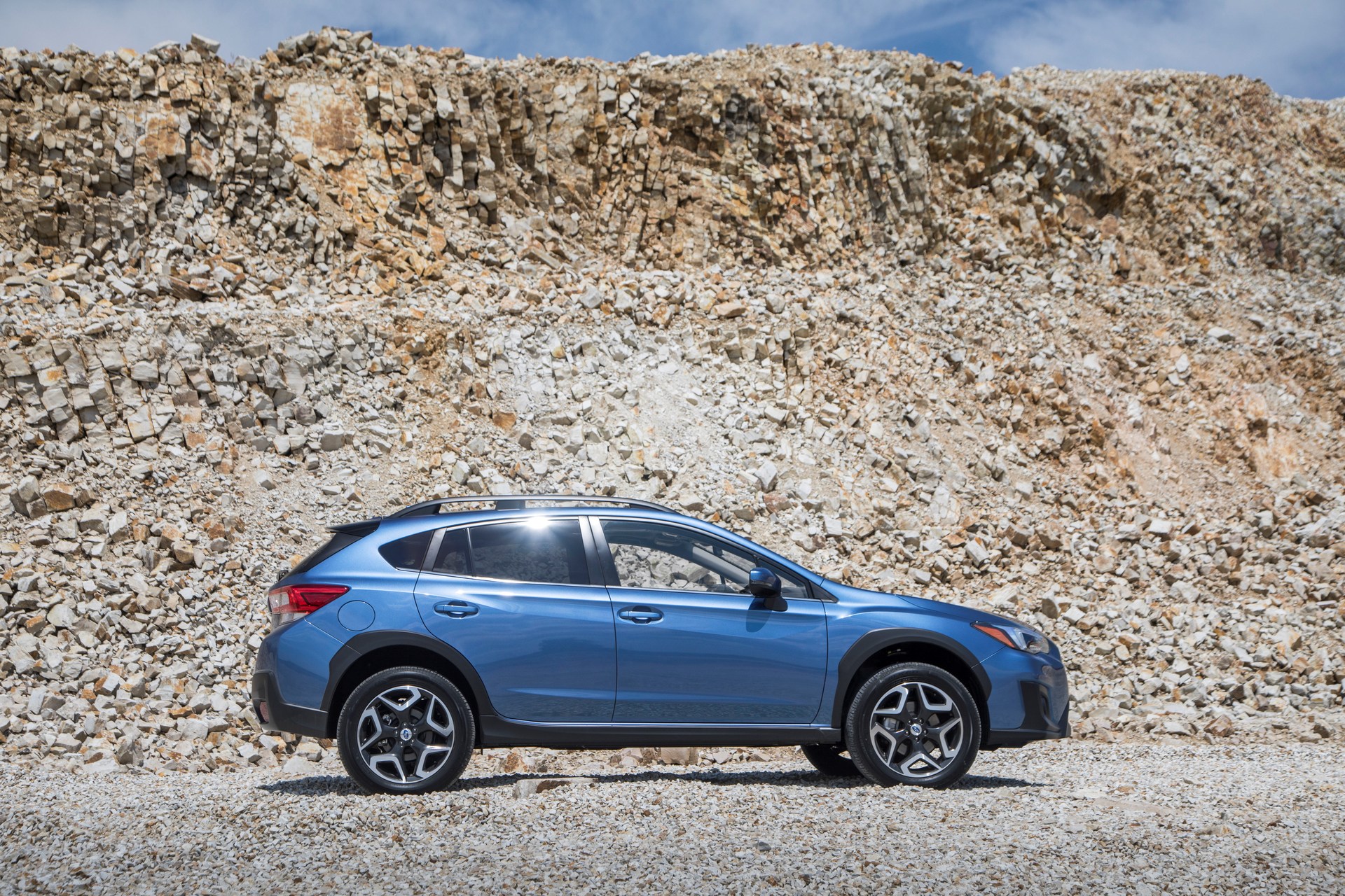 2019 Subaru CrossTrek Gets Minor Updates As Plug-In Variant Arrives ...