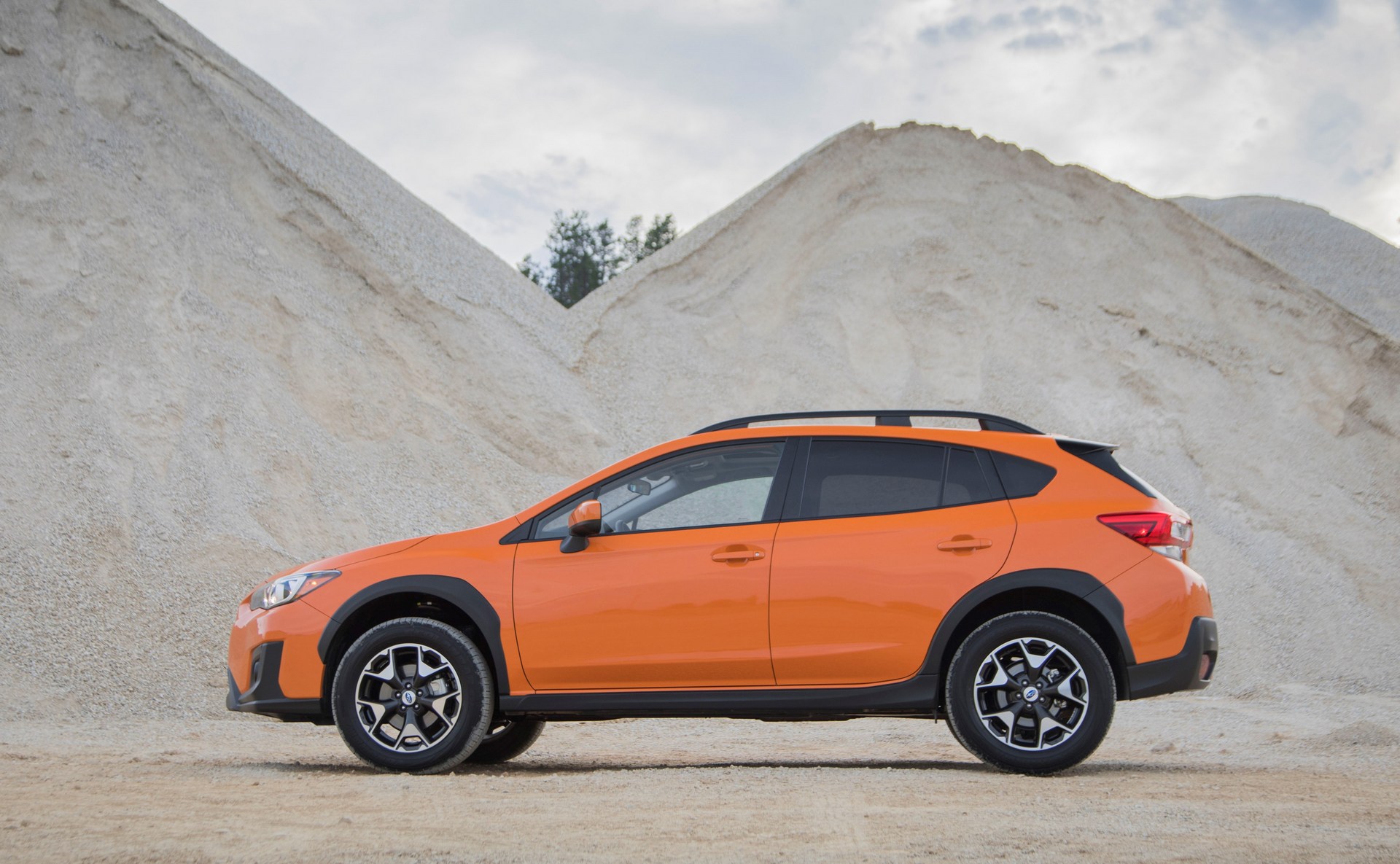 2019 Subaru CrossTrek Gets Minor Updates As Plug-In Variant Arrives ...