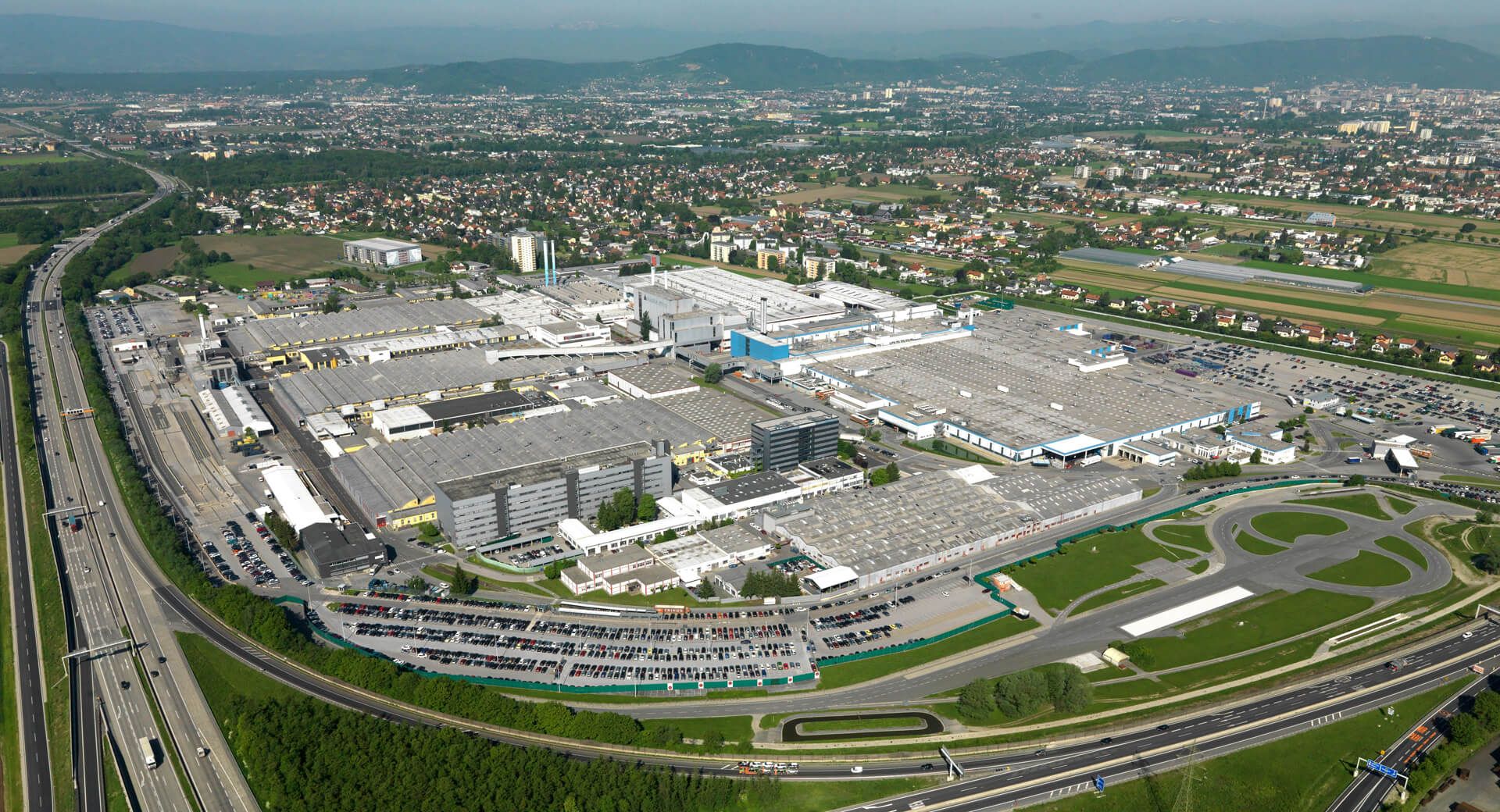 Magna Steyr | Carscoops