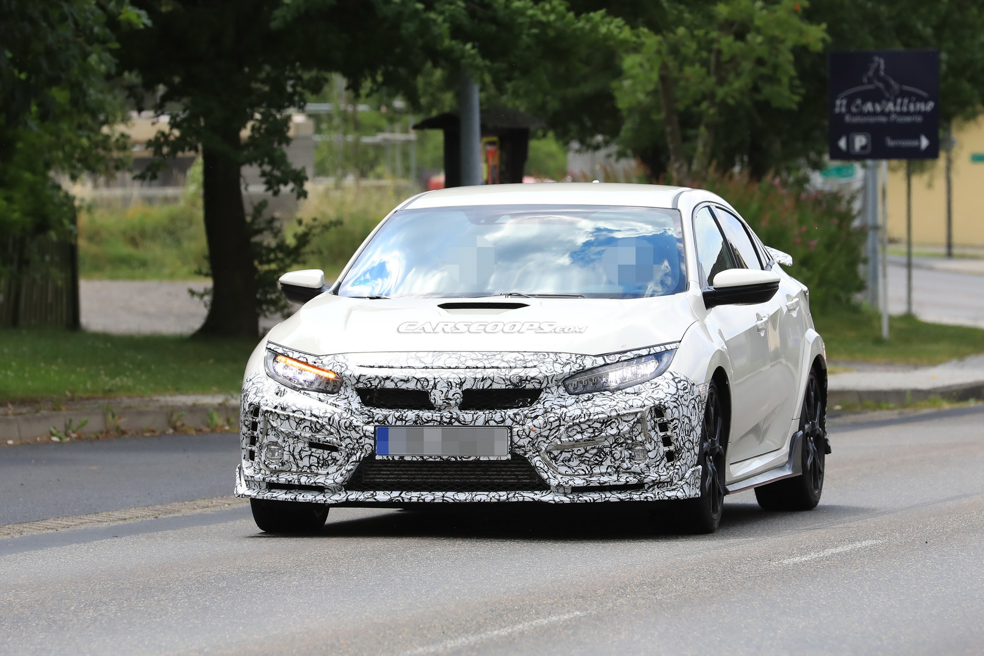 2019 Honda Civic Type R Facelift Spied With New Bumpers And Both Small ...