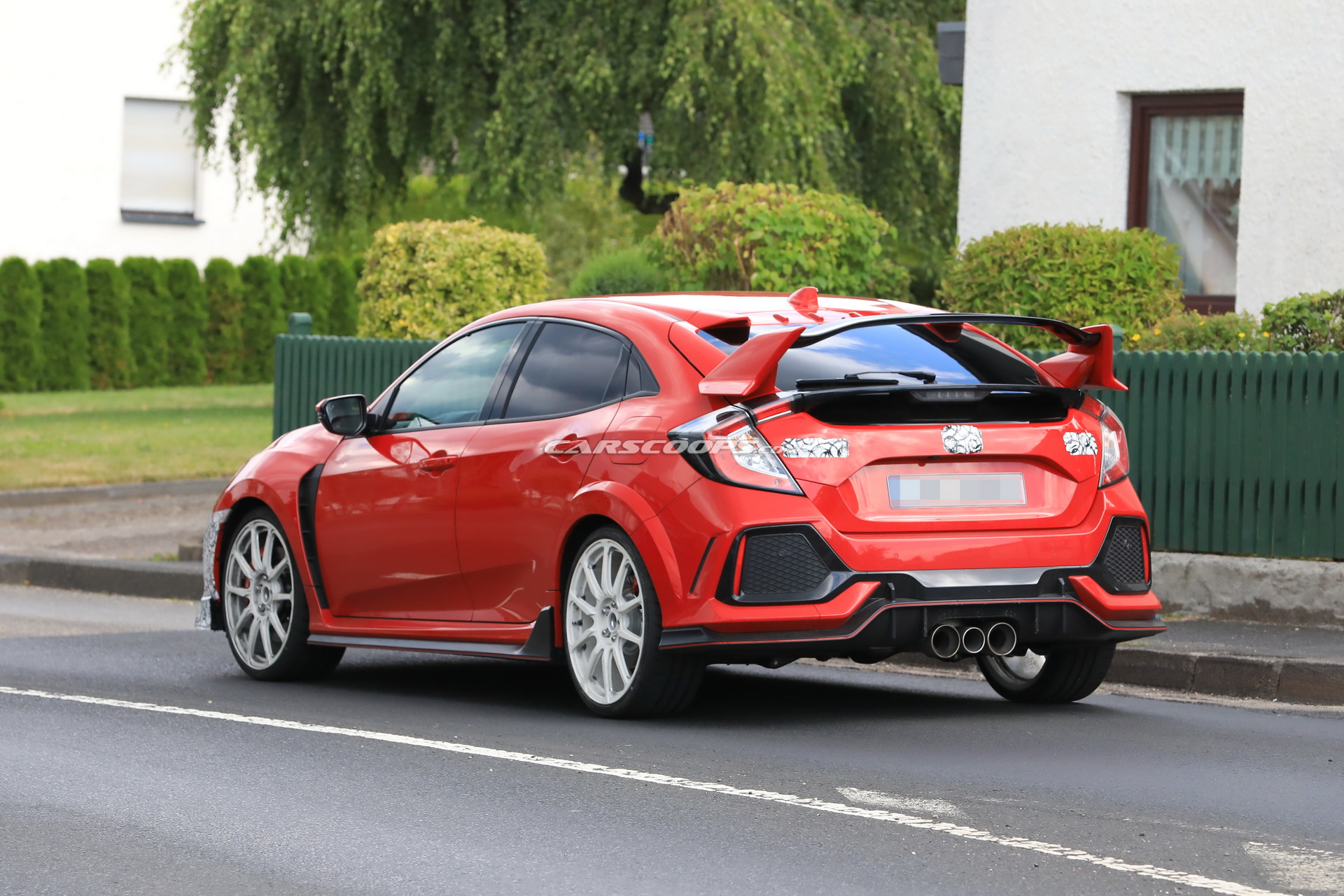 2019 Honda Civic Type R Facelift Spied With New Bumpers And Both Small ...