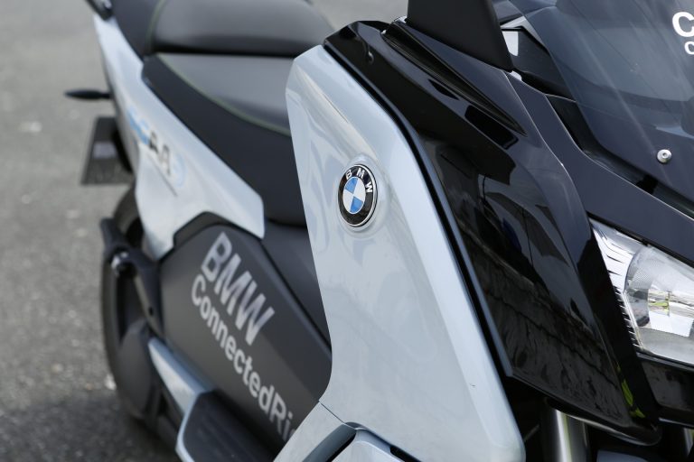 BMW, Ford And PSA Team Up To Showcase The Life Saving Benefits Of V2X ...