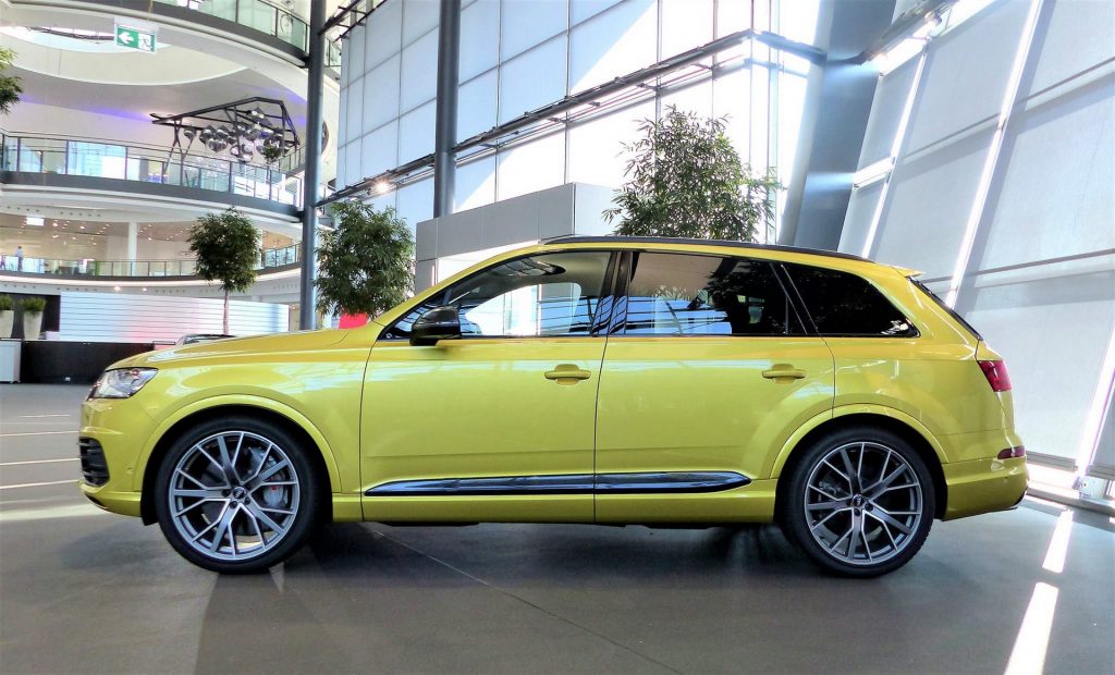 Audi SQ7 Can Rock Austin Yellow Metallic As Well As Any BMW | Carscoops