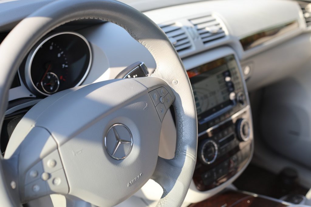 2007 Mercedes R63 AMG Is A Very Fast, And Very Unpopular, Oddity ...