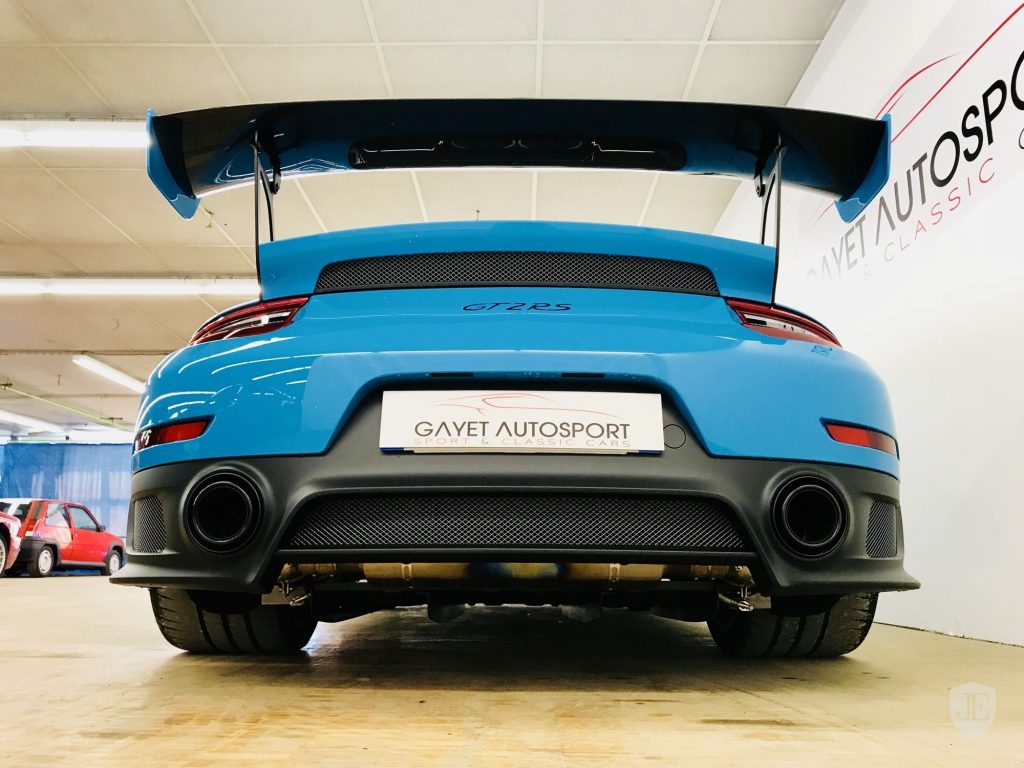 Is This Miami Blue Porsche 911 GT2 RS Worth $430K – Or $100k More Than ...