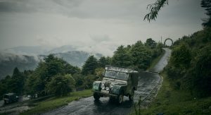 This Tiny Himalayan Village Runs A Fleet Of Land Rover Defenders ...
