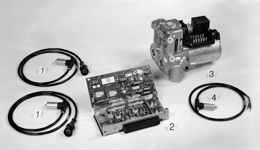 ABS Becomes 40 Years Old, Mercedes-Benz Looks Back At Its Debut | Carscoops