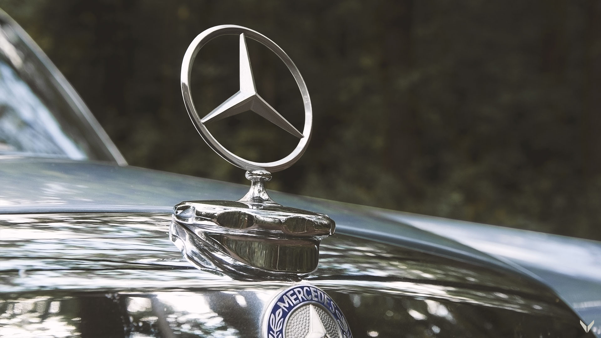 Vilner Restored A 1970 Mercedes 250 CE Using Pieces Of A Riva Boat ...