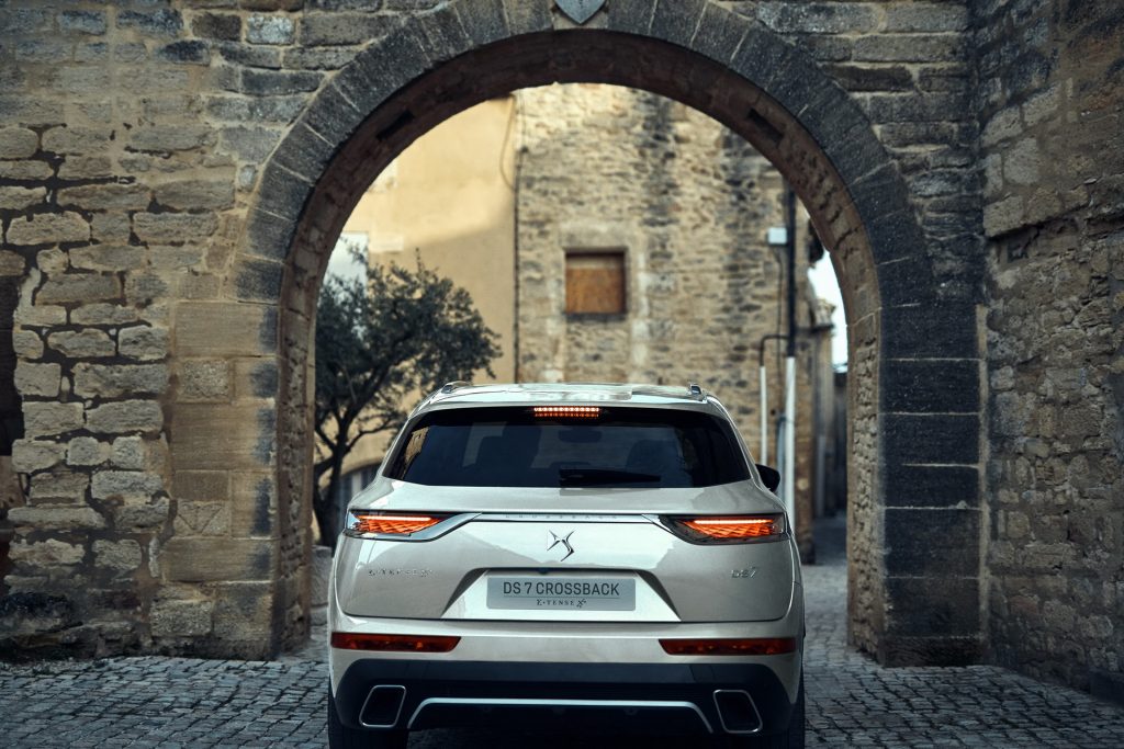 DS7 Crossback E-Tense Plug-In Hybrid Goes Official With 31 Miles Of EV ...