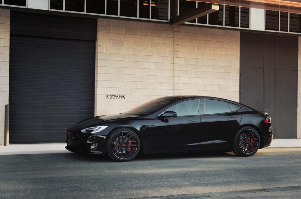 Tesla Model S P100D Charges Toward The Dark Side On 21-Inch Strasse ...