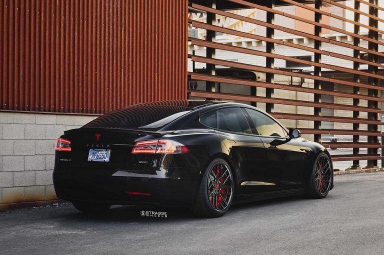 Tesla Model S P100D Charges Toward The Dark Side On 21-Inch Strasse ...