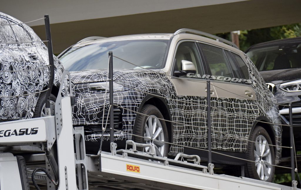 BMW X7 Spied Inside Out: Flagship SUV Shows Luxurious Two-Tone Leather ...