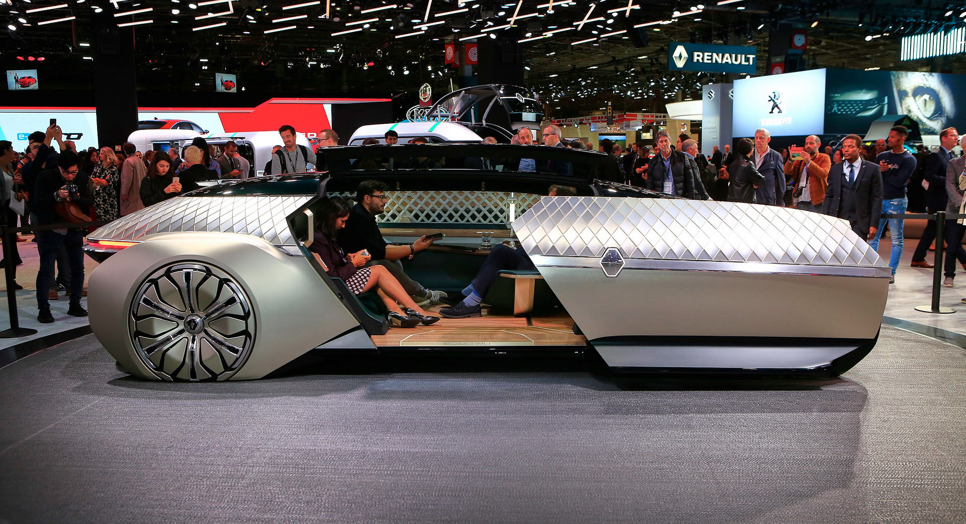 2018 Paris Auto Show Gallery: Renault | Carscoops