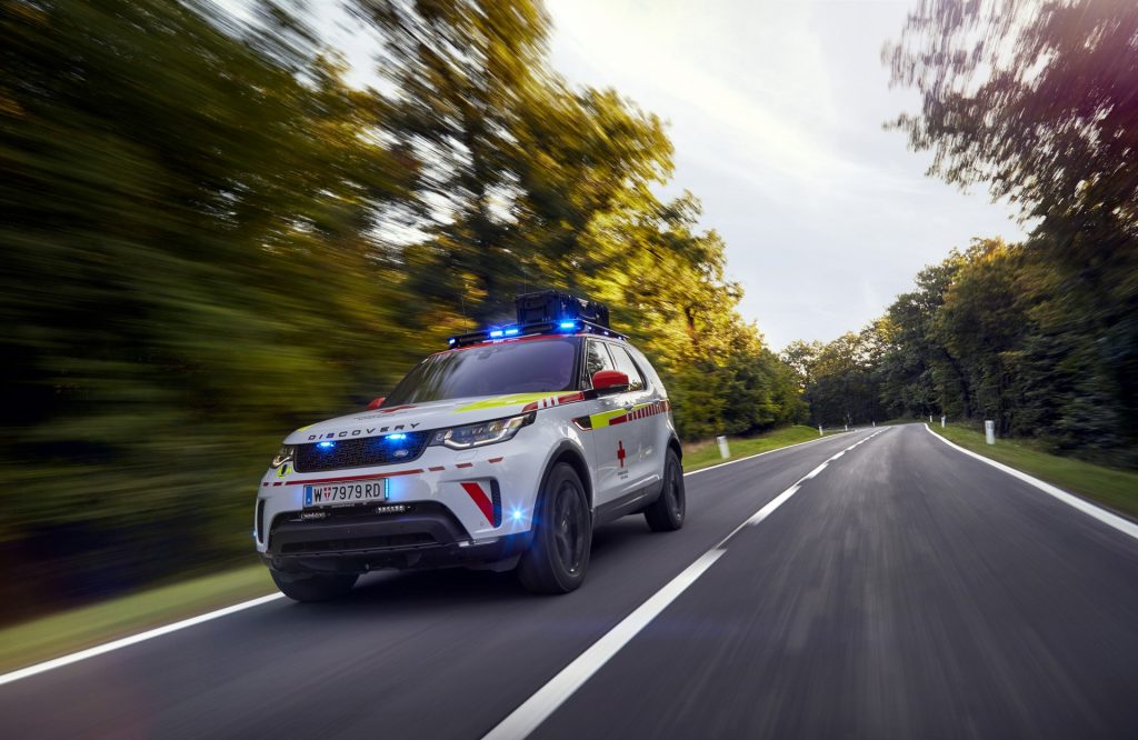 Land Rover SVO Builds A One-Off Discovery Emergency Vehicle Complete ...
