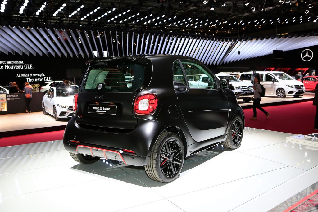Smart ForTwo Heads To The Dark Side With PureBlack Edition | Carscoops