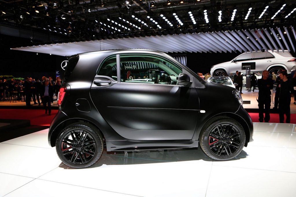 Smart ForTwo Heads To The Dark Side With PureBlack Edition | Carscoops