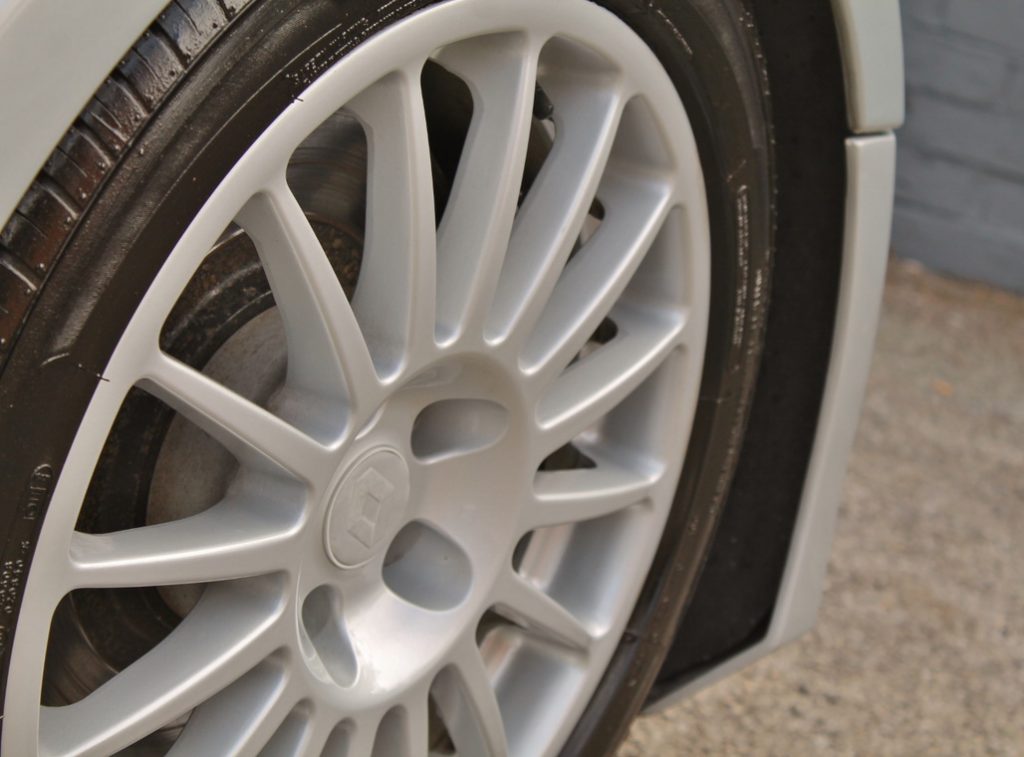 The Only Thing More Frustrating Than Trying To Drift A Renault Clio V6 ...