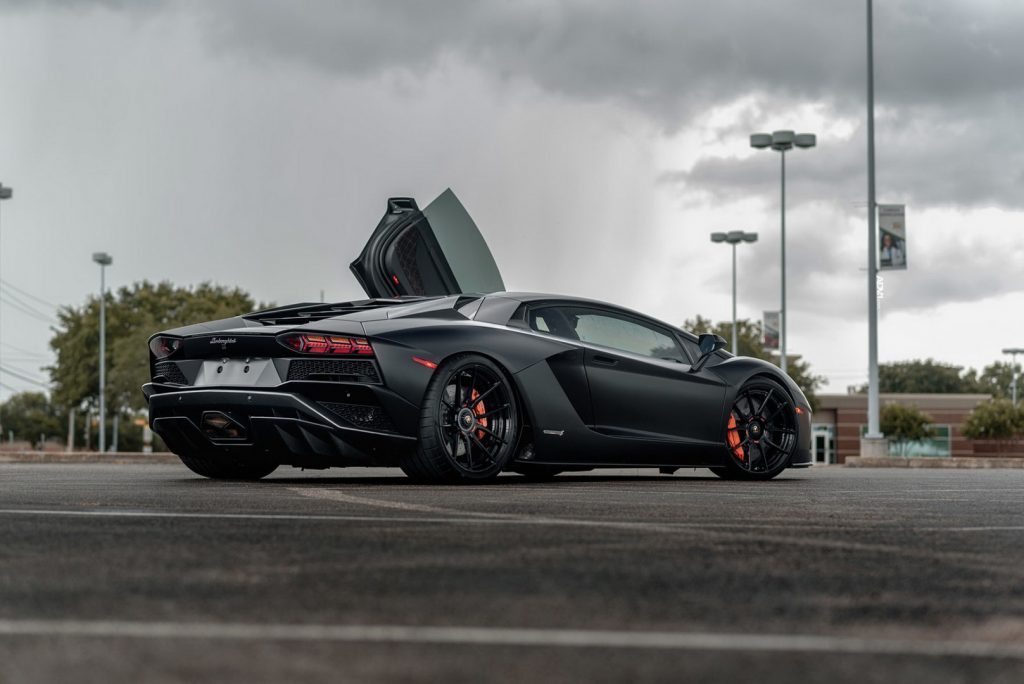 Stealthy Looking Lambo Aventador Tries Custom Wheels For Size | Carscoops