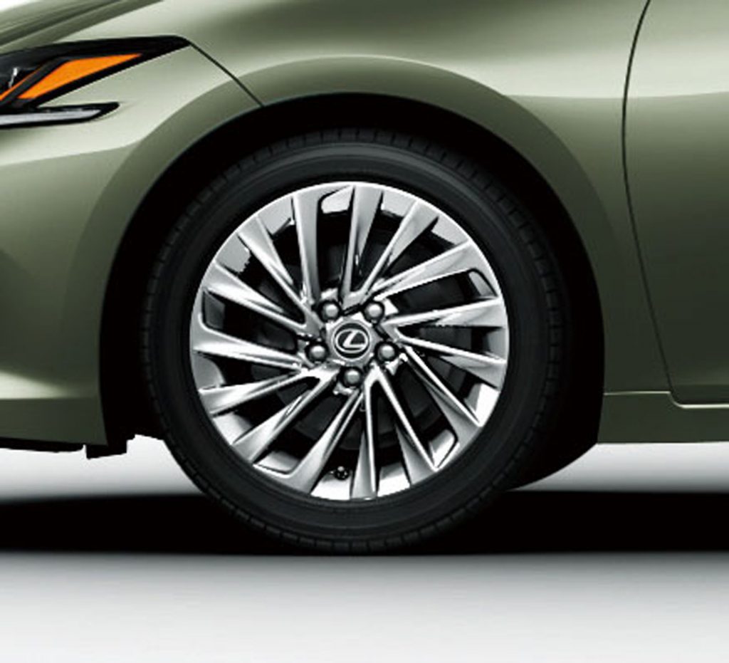 2019 Lexus ES Launches In Japan Complete With Digital Mirrors | Carscoops