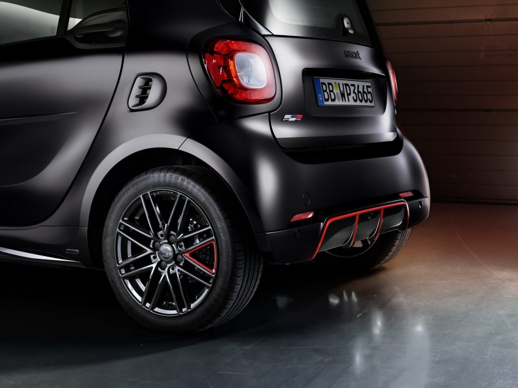 Smart ForTwo Heads To The Dark Side With PureBlack Edition | Carscoops