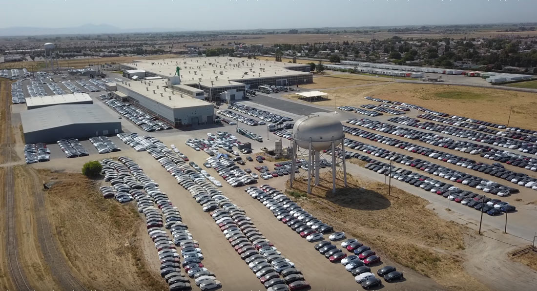 Thousands Of Teslas Are Parked Across The U.S. – What’s Going On ...