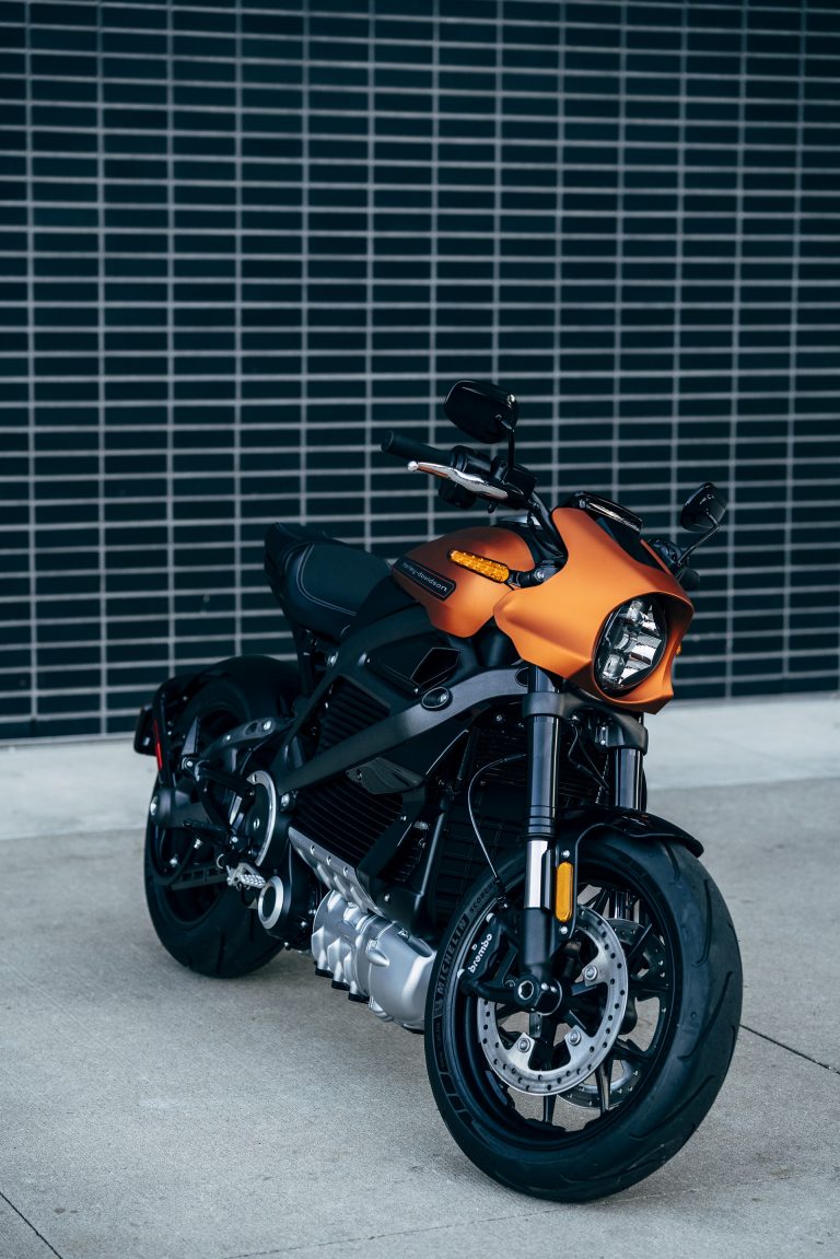 Harley-Davidson’s Electric LiveWire Bike Has 110 Mile Range, Costs ...